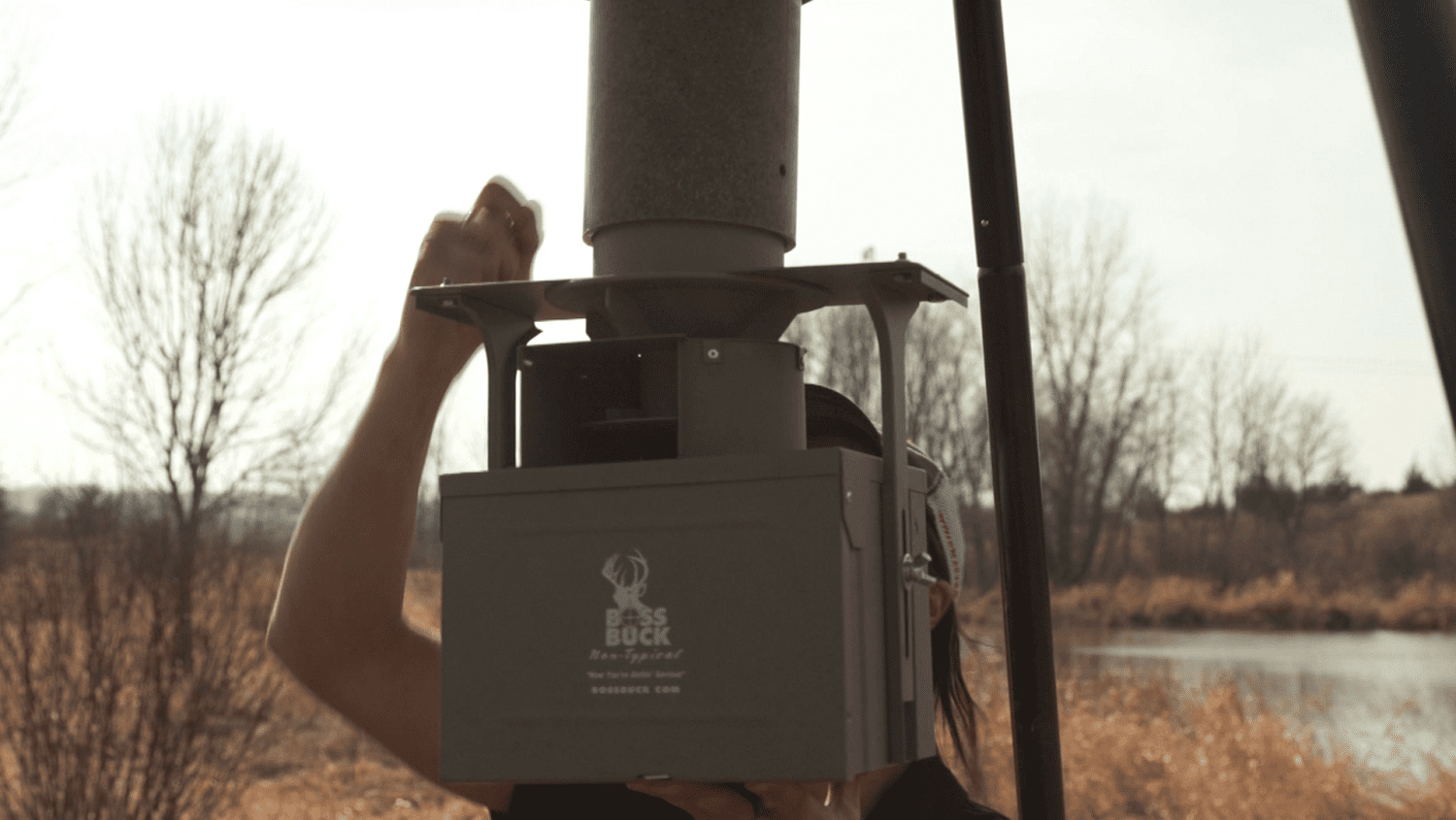 Auto Feed Kit Large 12v w/ Timer - Boss Buck